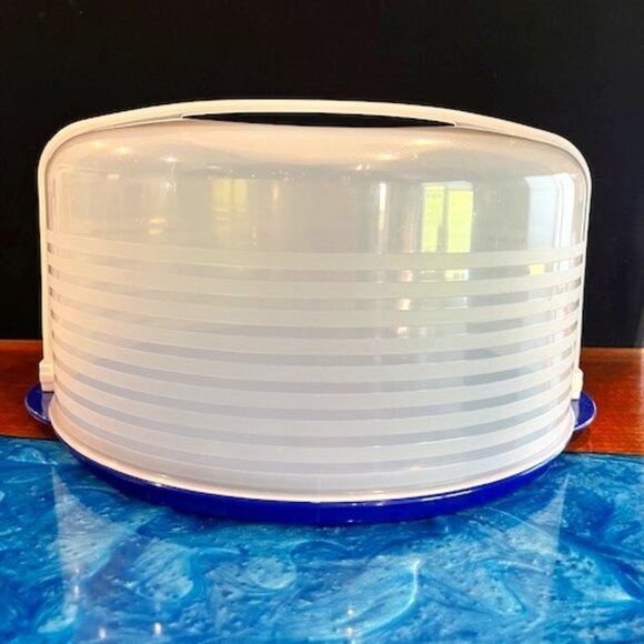 Tupperware | Kitchen | Tupperware Round Cake Taker With Reversible ...